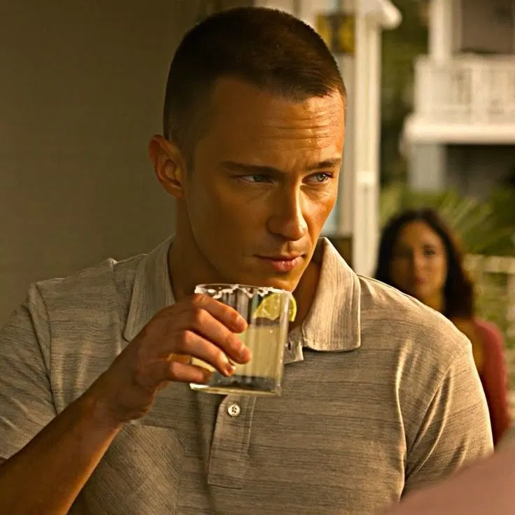Character - Rafe Cameron | Outer Banks