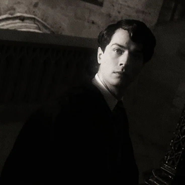 Character - Tom Riddle | Harry Potter