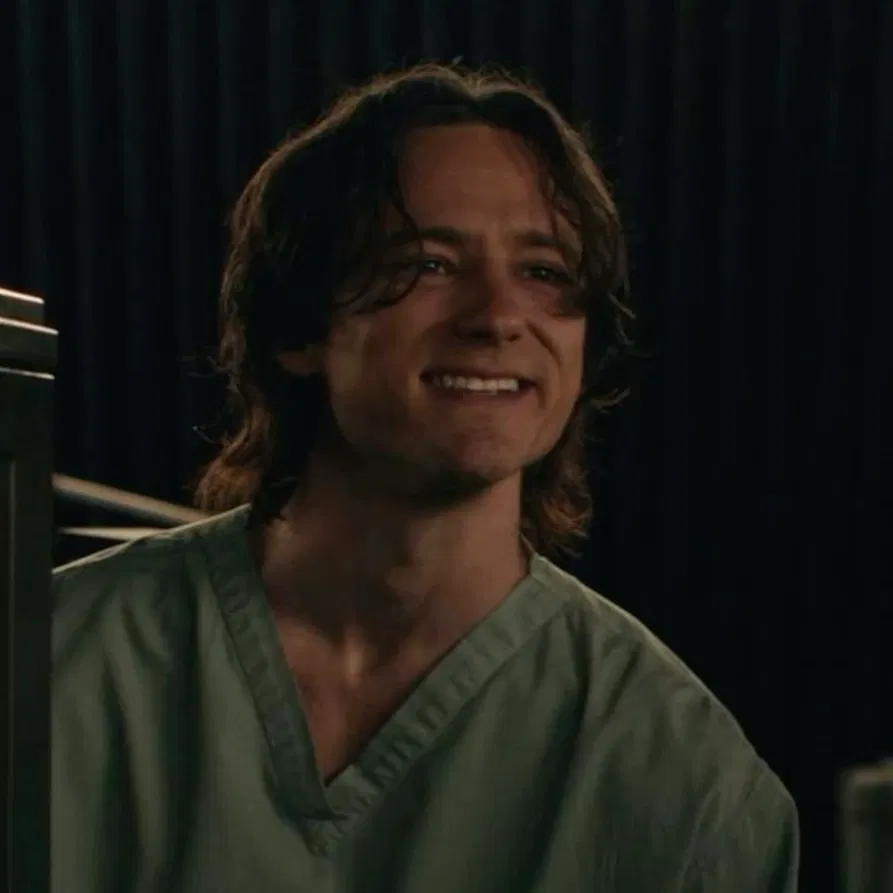 Character - [ ︎] ROBERT “BOB” REYNOLDS