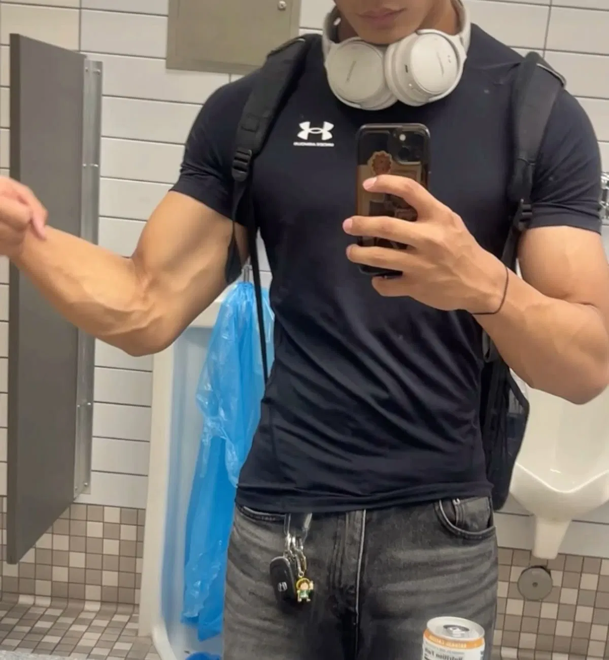 Character - Simon | Friend Group